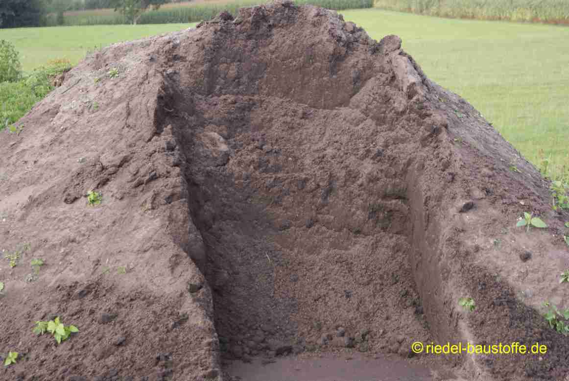 Mutterboden gesiebt - Riedel Baustoffe Transporte